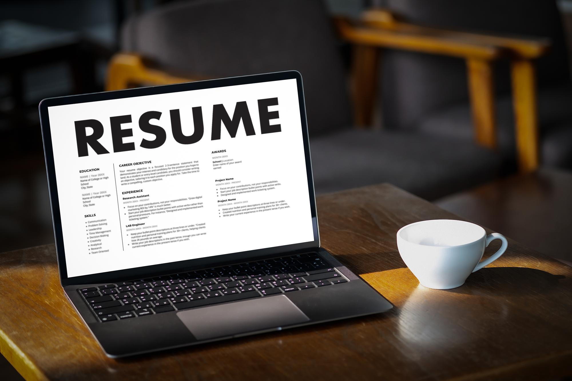 How to List Contract Work on Resume